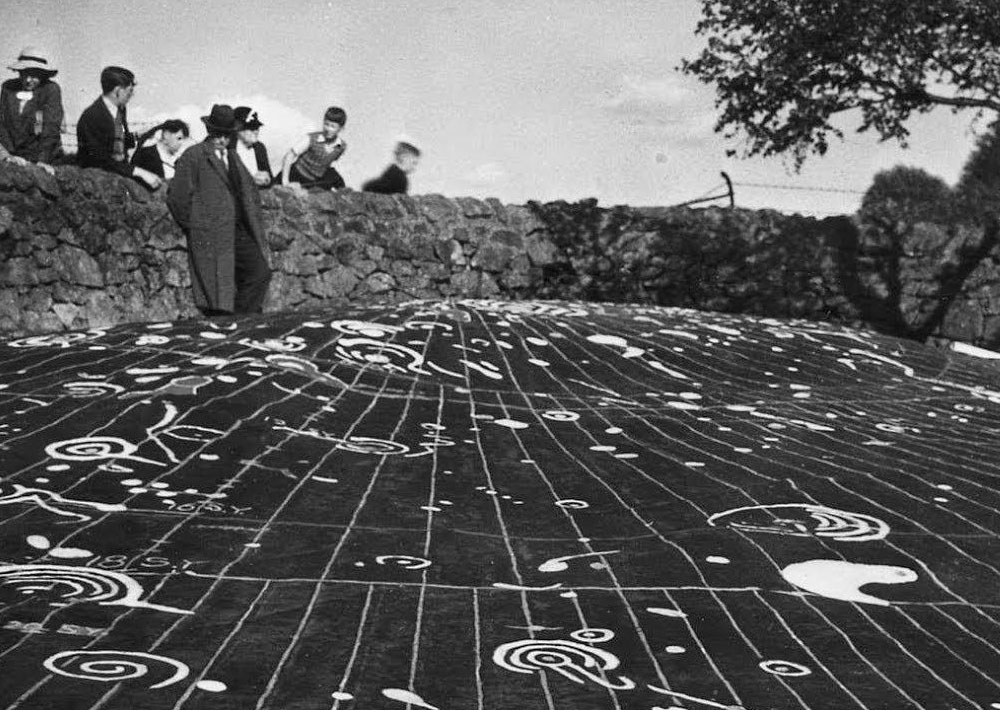 ancient-art-cochno-stone-night-thread-body-image-2 – The Avocado